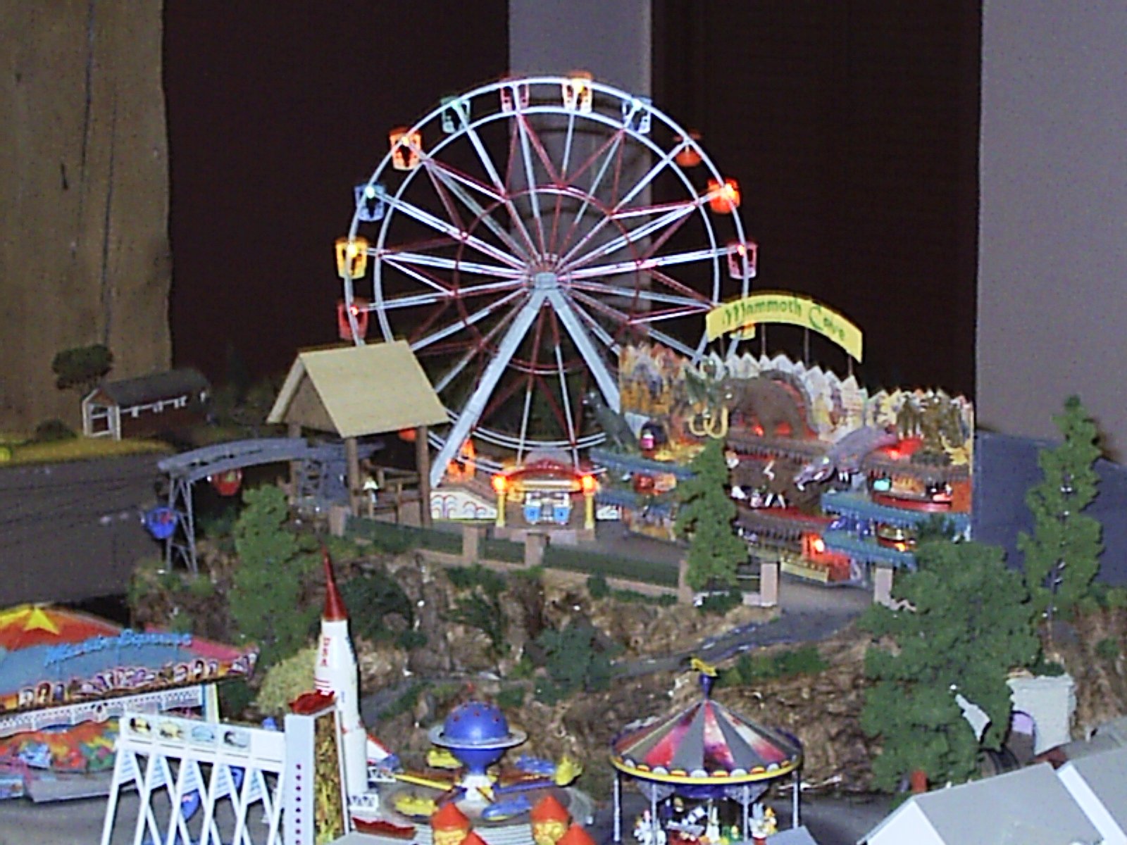 Keystone Model Railroad Historical Society Modular / Holiday Layout