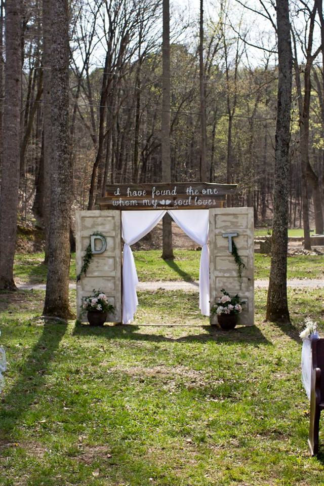 Lodging & Amenities | lazyg-chapel