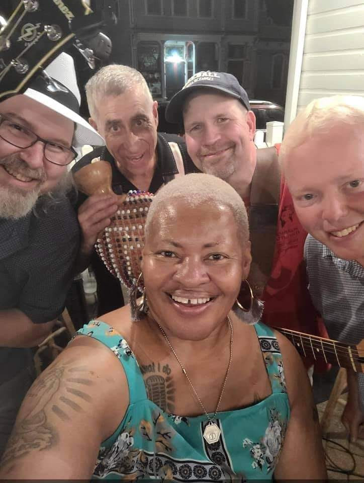 Ms Freddye's Home Cookin Band | 565 LIVE