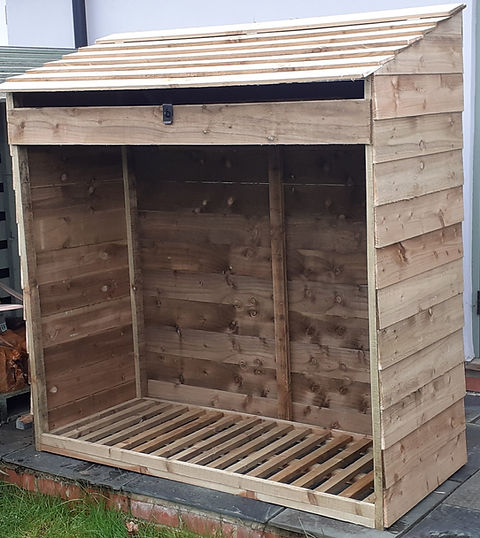 Hewn Log Meat Storage Wooden Log Store (roof Sloping Back) With Door