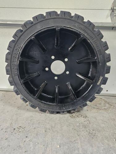 Solid Tires | Stars And Pipes