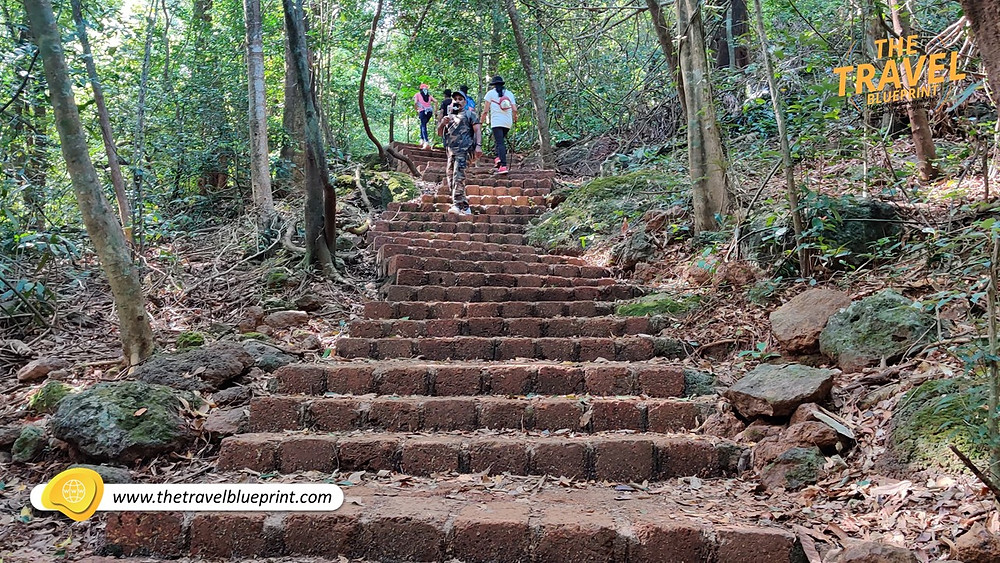 Vasota Fort Trek and Lake Side Camping