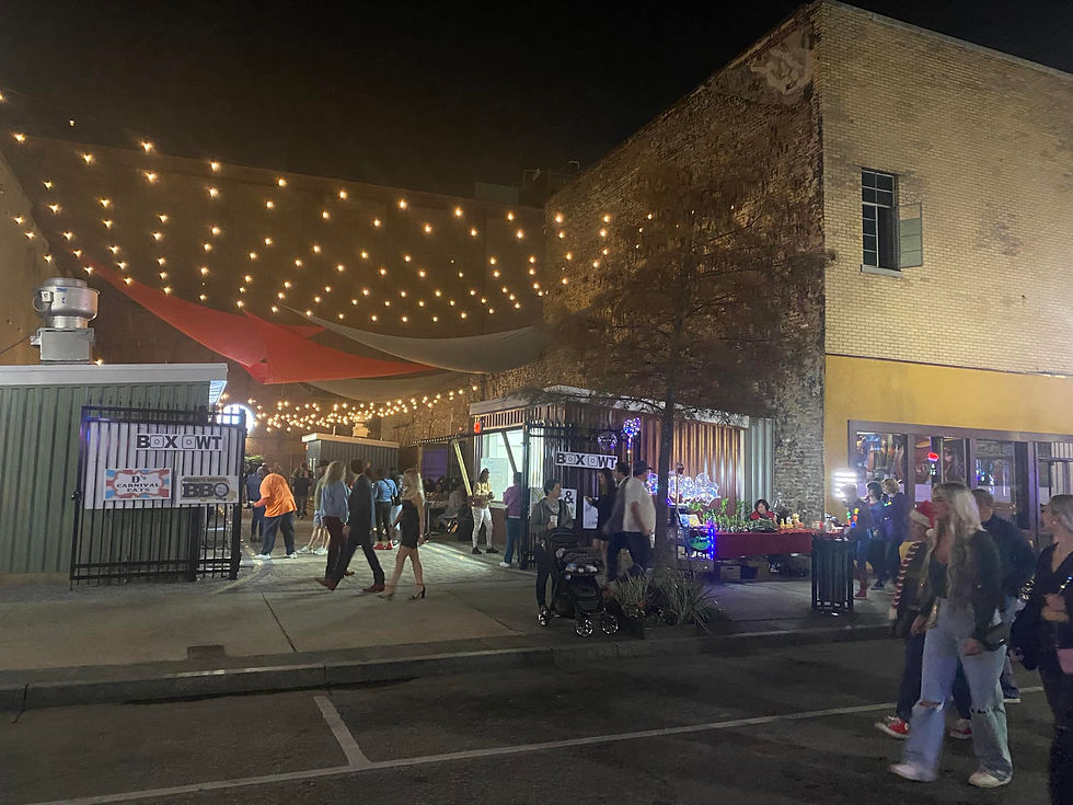 Box Owt - Outdoor Food Court & Piano Bar