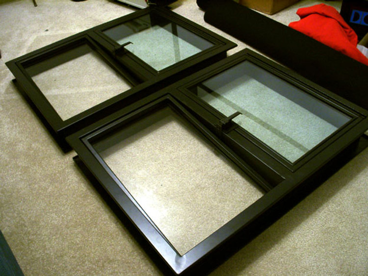 How a port window frame affects theater projection.