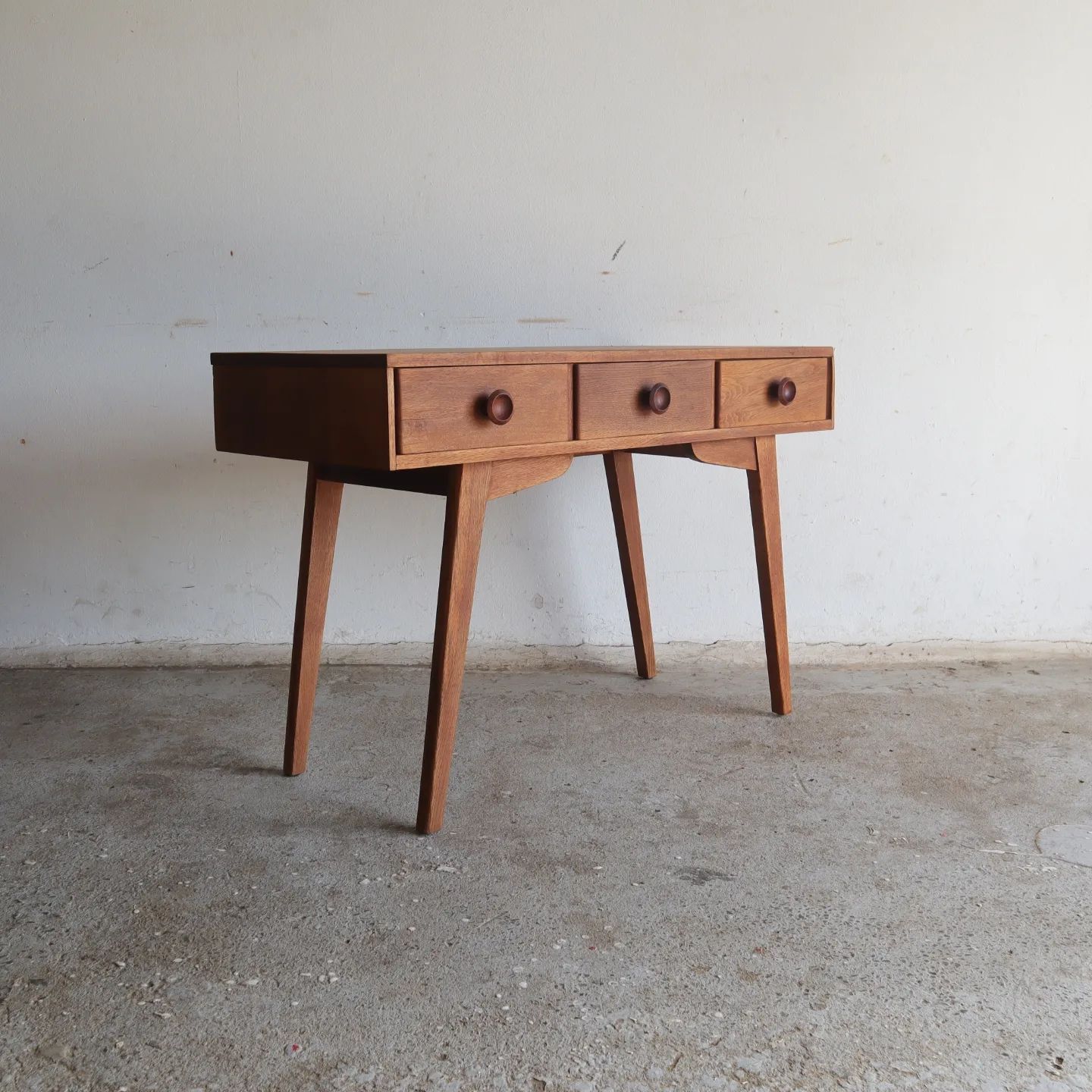 Mid-Century three drawer dressing/console table | Klassiek