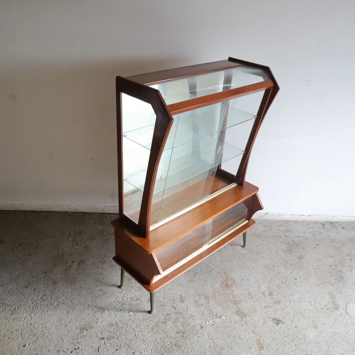 Mid-Century sapele curved glass display cabinet with solid brass feet ...