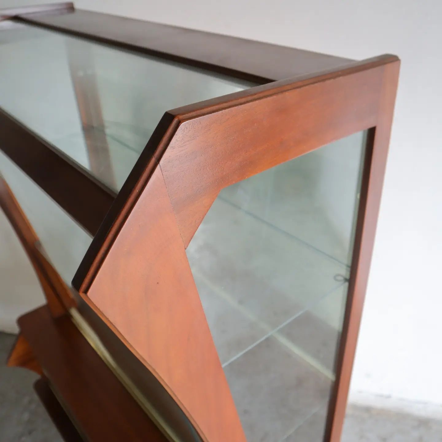 Mid-Century sapele curved glass display cabinet with solid brass feet ...