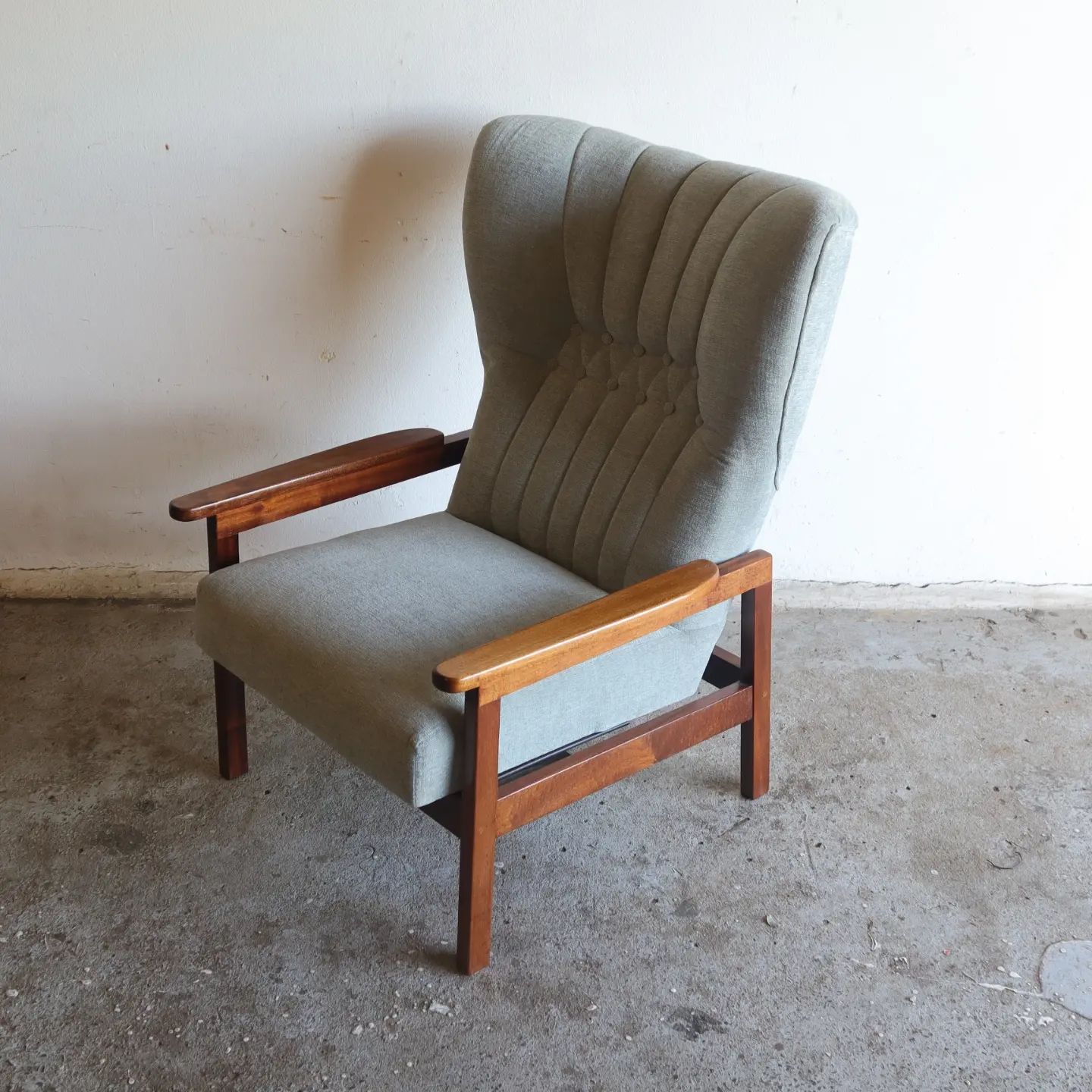 Mid-Century wingback rocking chairs | Klassiek