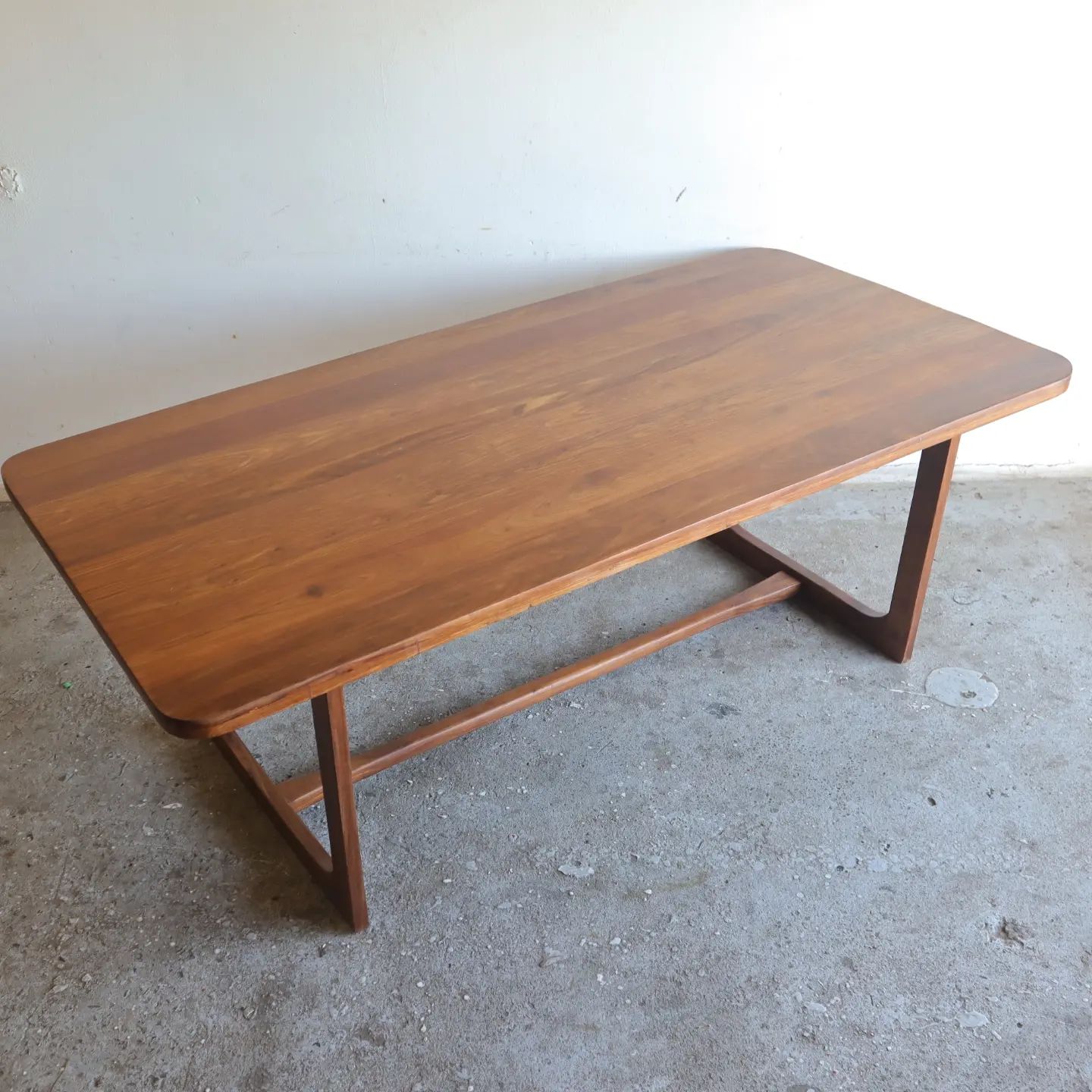 Mid-Century 10 seater solid Kiaat dining room table | Klassiek