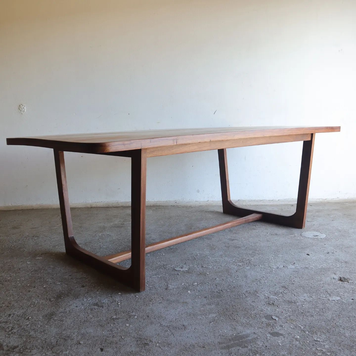Mid-Century 10 seater solid Kiaat dining room table | Klassiek
