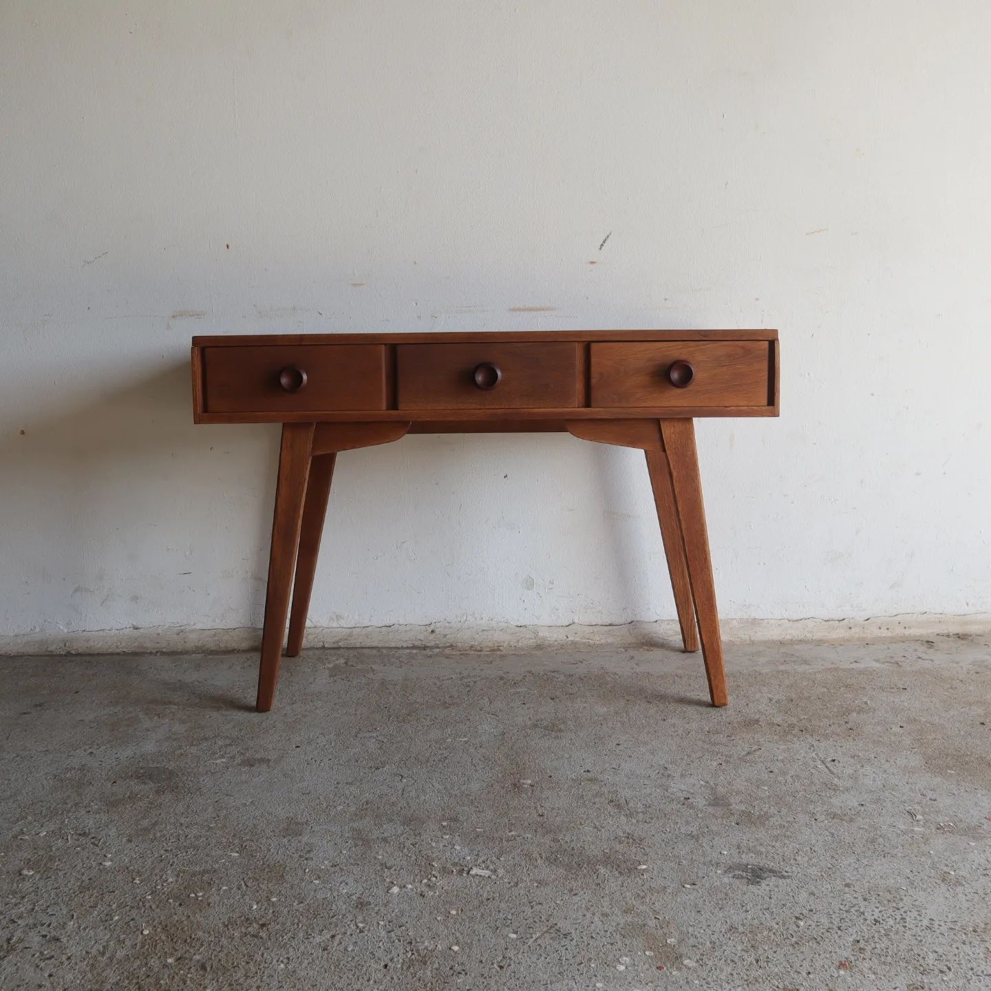 Mid-Century three drawer dressing/console table | Klassiek