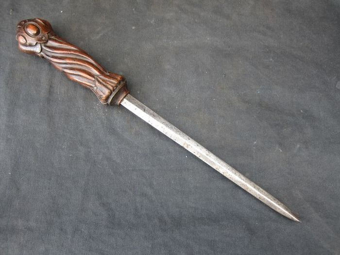 Clasificación de armas blancas