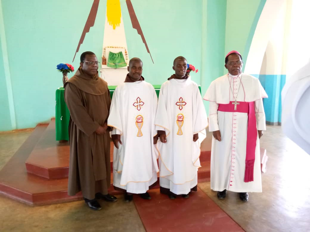 Ordenación Sacerdotal de Fr Paul Chitende, OCD y Fr Stephano Kamwaza, OCD.