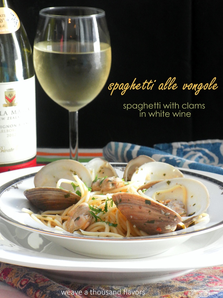 Spaghetti alle Vongole | Italian Style Spaghetti with Clams