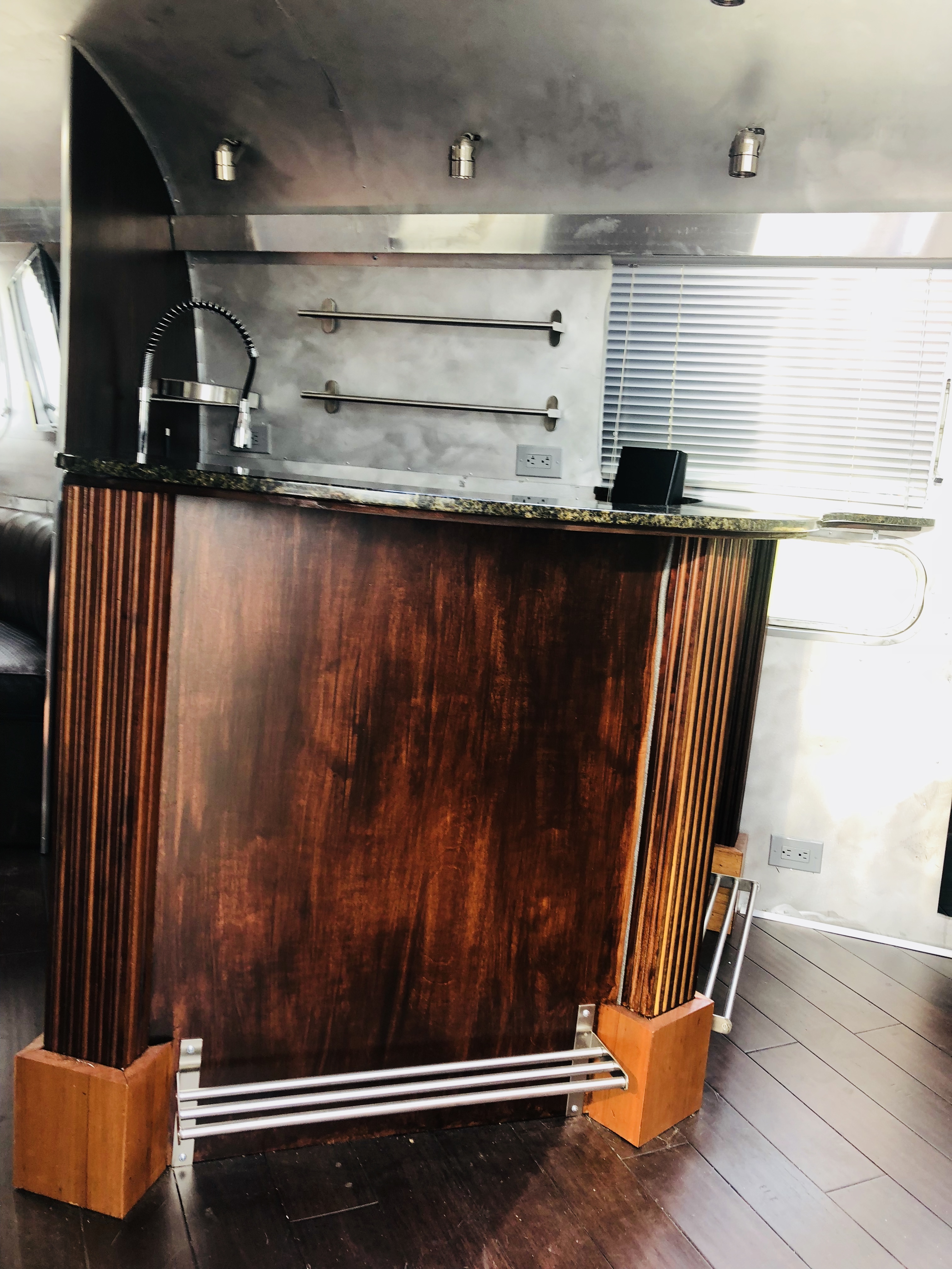 Home | Mobile Cigar Lounge