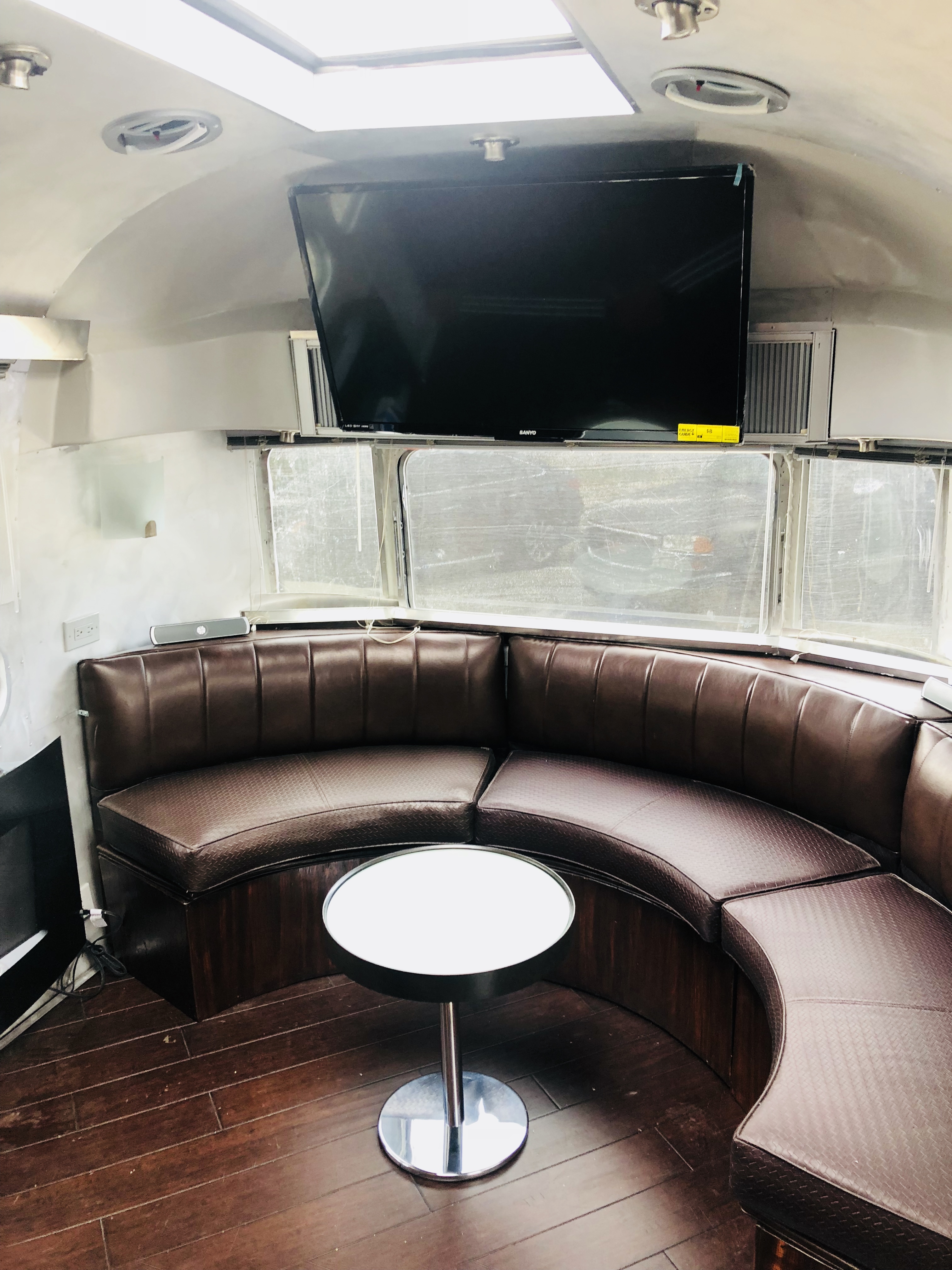 Home | Mobile Cigar Lounge