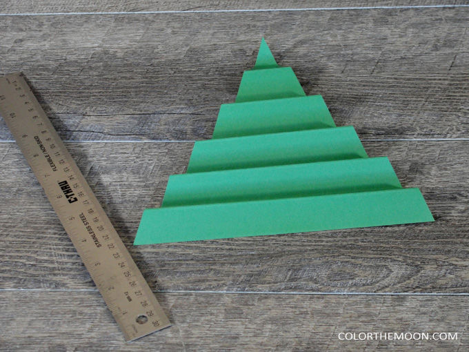 FOLDED PAPER TREE: AN EASY CHRISTMAS CRAFT FOR KIDS!