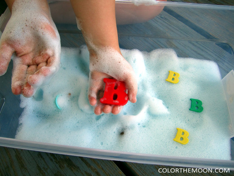 HOW TO MAKE FOAM BUBBLES FOR YOUR SENSORY BIN