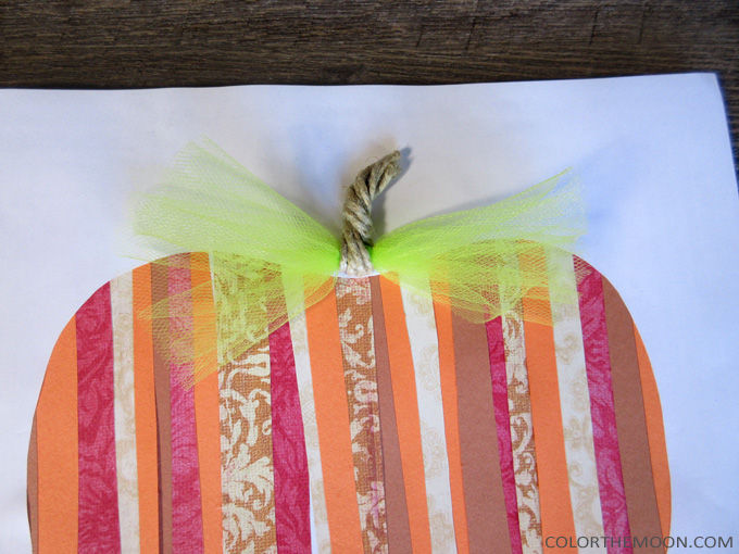 PAPER STRIPS PUMPKIN: AN EASY FALL CRAFT FOR KIDS