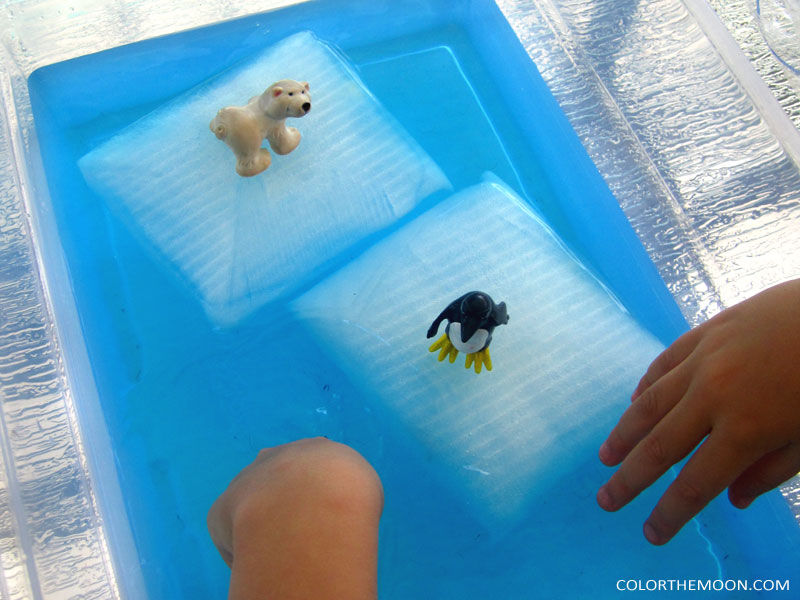 AN ICEBERG SENSORY BIN THAT KIDS WILL LOVE THIS SUMMER!