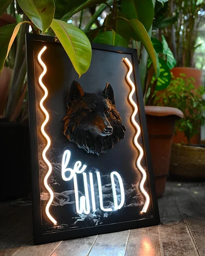 Be Wild 3D Kurt Heykel Neon LED Işıklı Tablo 37x57 cm | Neon Pleksi