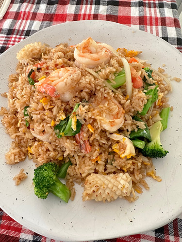 Thai train station fried rice ( optional : pork /chicken /seafood ...
