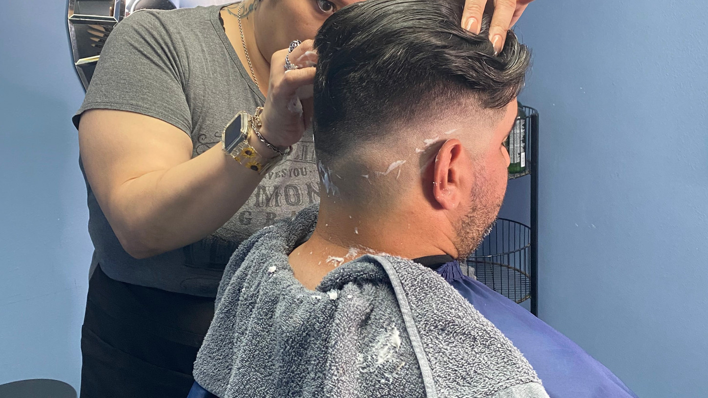 Home | Ritz Barber Lounge | Friendswood TX | Haircut and Beard Services