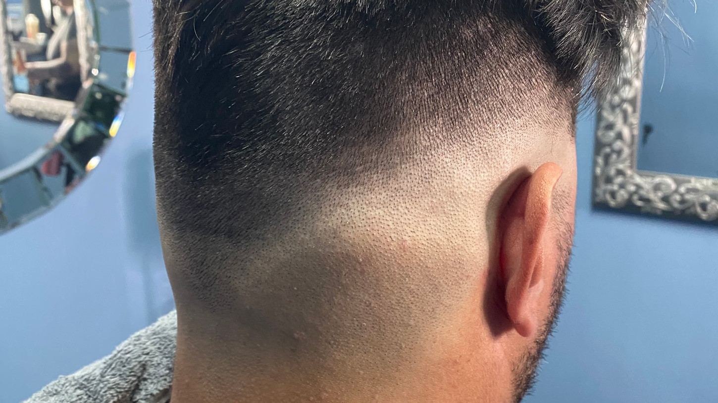 Home | Ritz Barber Lounge | Friendswood TX | Haircut and Beard Services