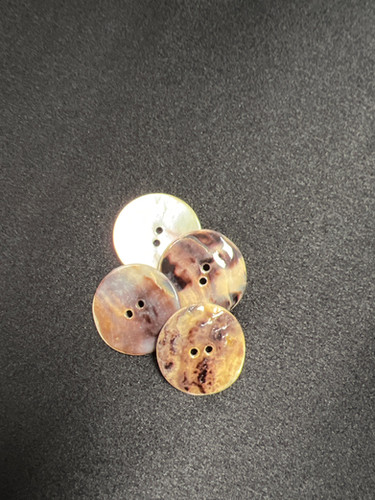 Abbey Agoya Shell 28mm Button | FAB FABRICS