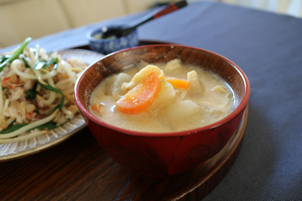 DAIKON RADISH & FRIED TOFU CREAMY MISO SOUP