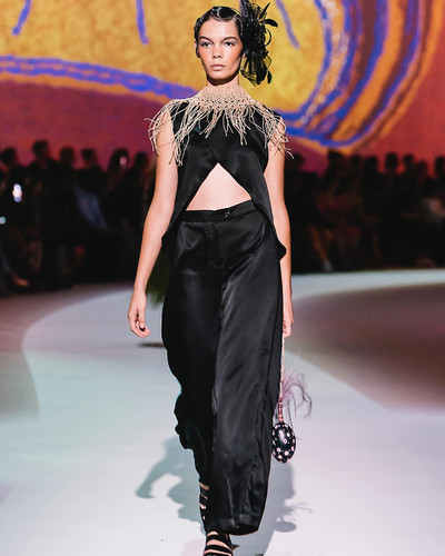 Neck Collar Commission & Outfit Hire | Mumred