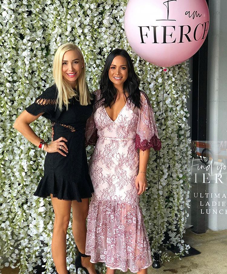 Familiar Faces | luxeflowerwallhire