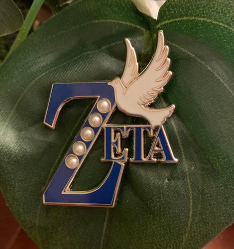 Zeta Dove Lapel Pin | ilovegreekstuff