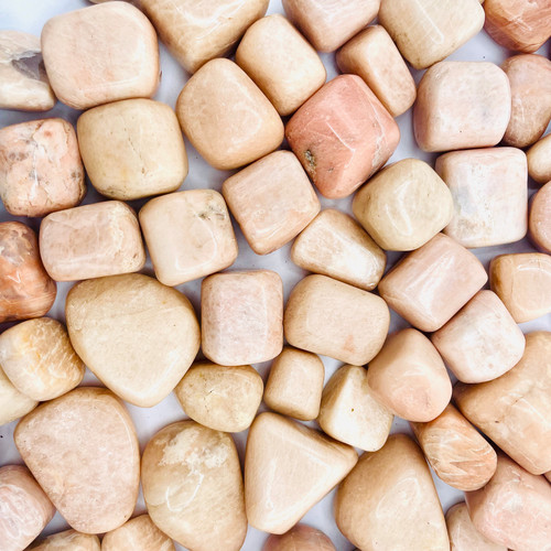 Pierre de Lune pêche | pierre roulée | La Main bleue