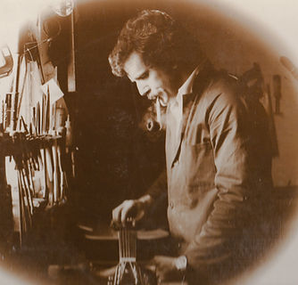 ABOUT JOHN | John Miner - Luthier, Banjos & Guitars Brisbane Australia