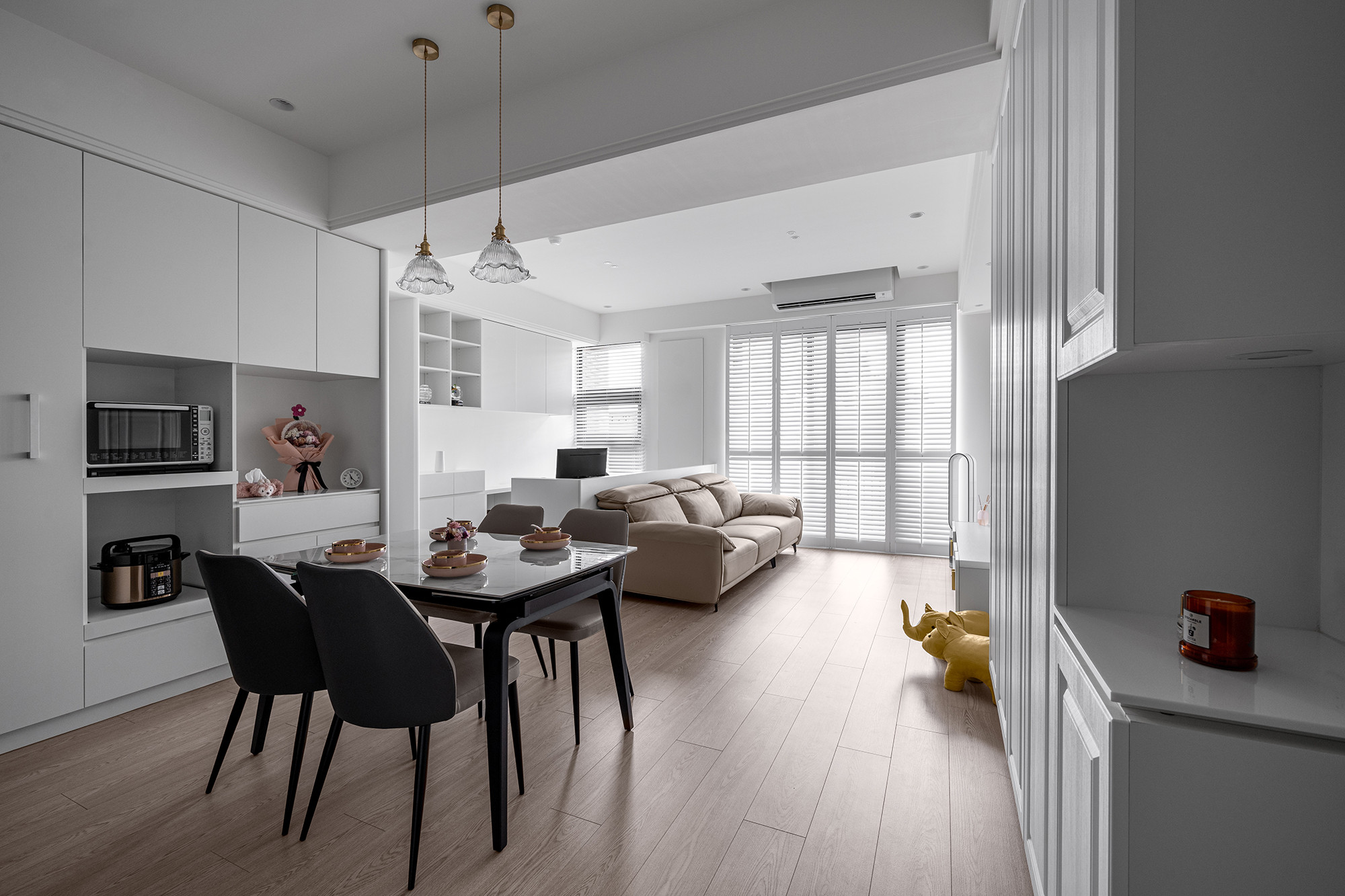 The Gorgeous Daily - Bronze Arch Design Award Winner 2024