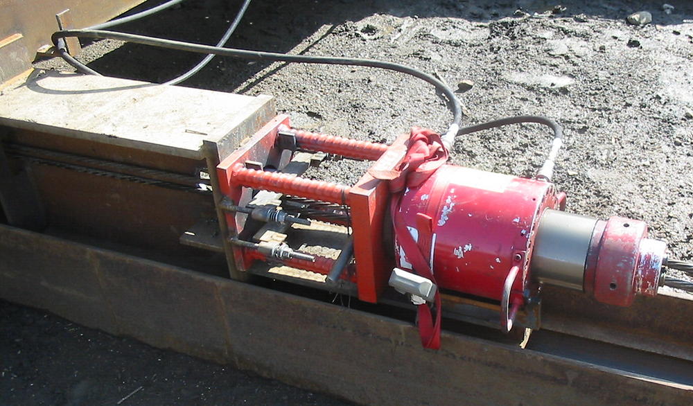 Incremental Launching of Steel Bridge Girders #6: The Pushing System