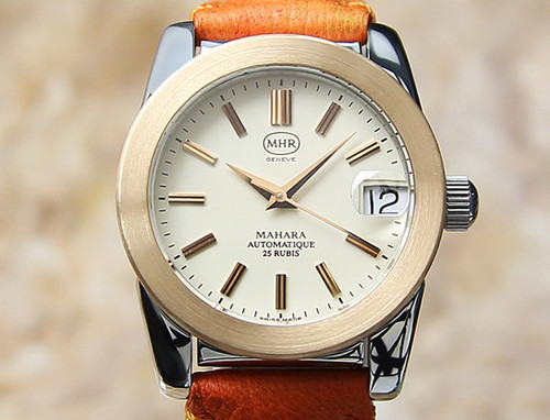 Mahara Rare 18k Gold 33mm Watch