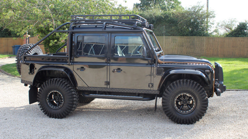 Defender 110 Spectre 007 Double Cab | historic-defenders