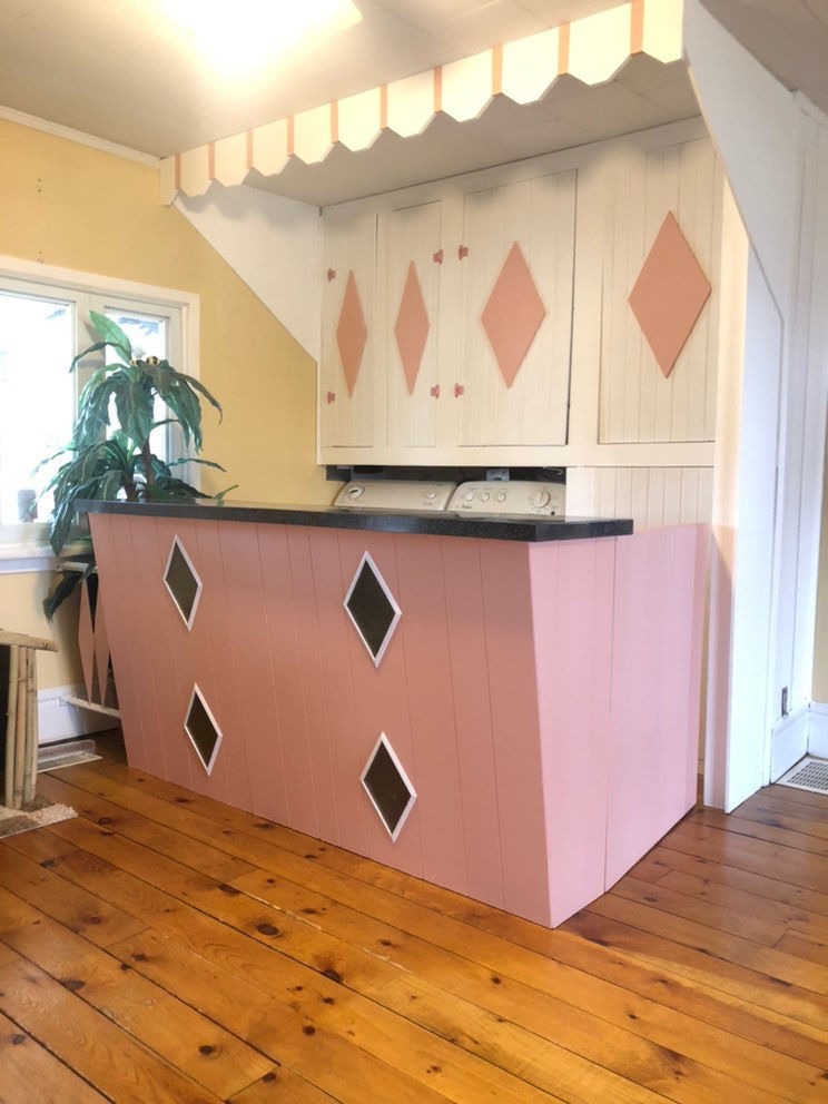 Retro Revival DIY: Makeshift Bar for Laundry on Kaitlyn’s Day Off