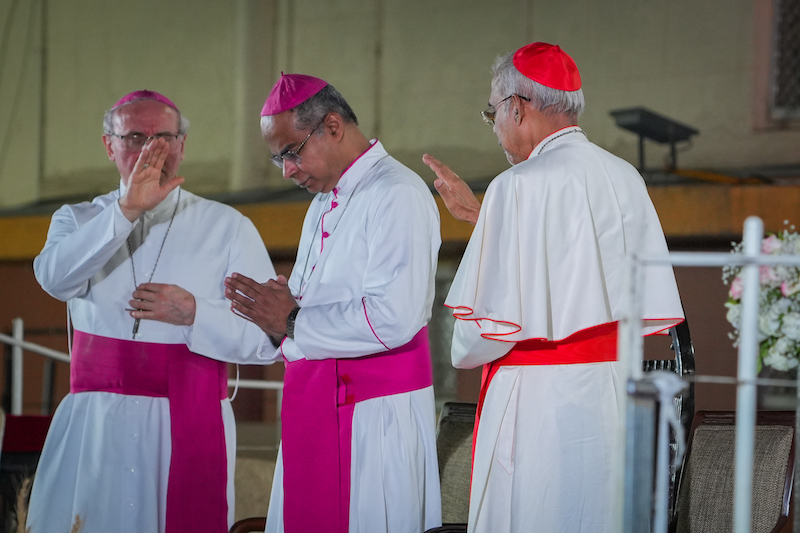 A Joyous Thanksgiving and Welcoming Eucharist for Archbishop John ...