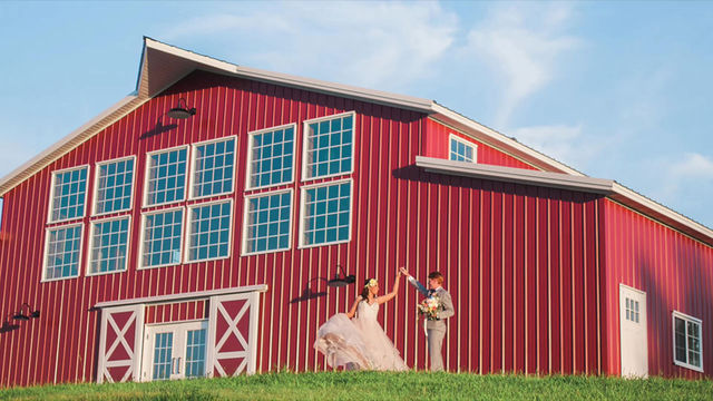 Dream Wedding at the Red Acre Barn!