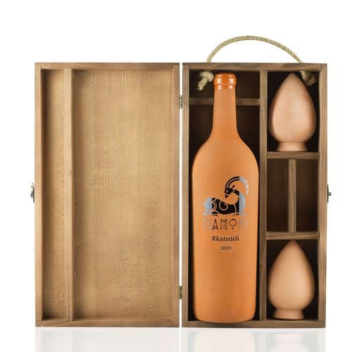 რქაწითელი | თეთრი მშრალი | ხის ყუთით და ქვევრებით | 1.50 ლ | წარწერის ...