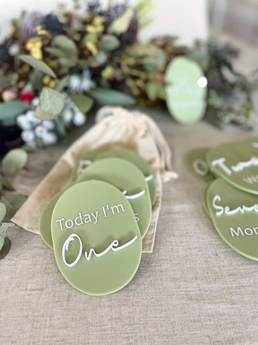 Birth Milestone Cards Set | The Grounds Creative