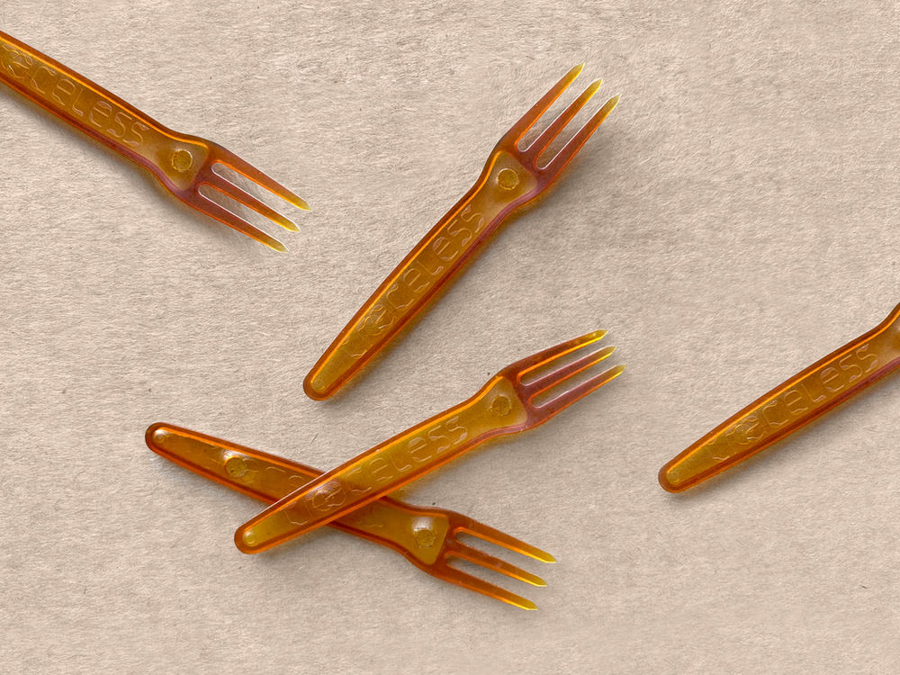 We pick plastic-free - with traceless french fries forks!
