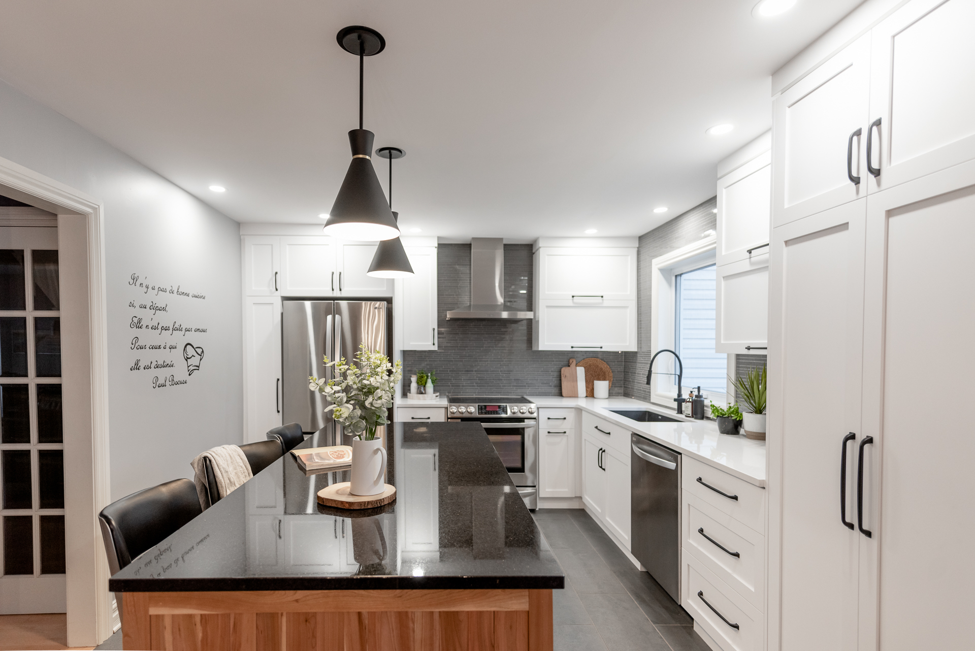 Cuisinistes & Filles | Réalisations | Cuisines modernes et plus