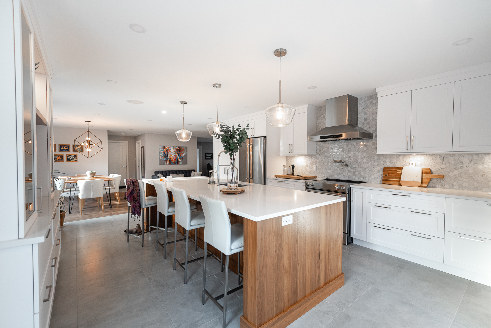 Cuisinistes & Filles | Réalisations | Cuisines modernes et plus