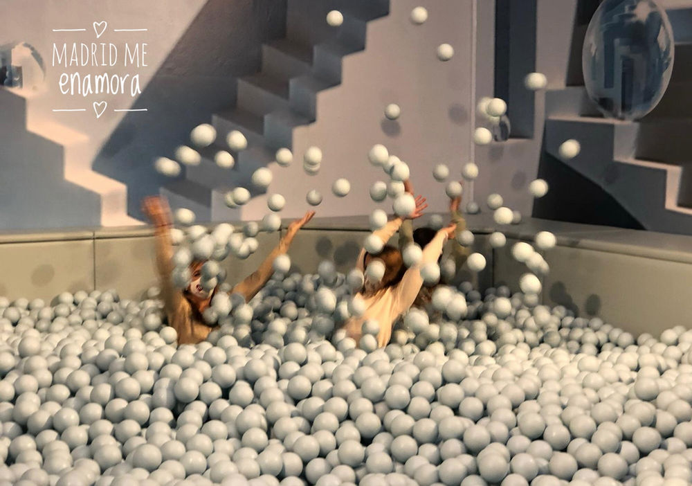 IKONO MADRID, SACA EL MÓVIL Y DISFRUTA