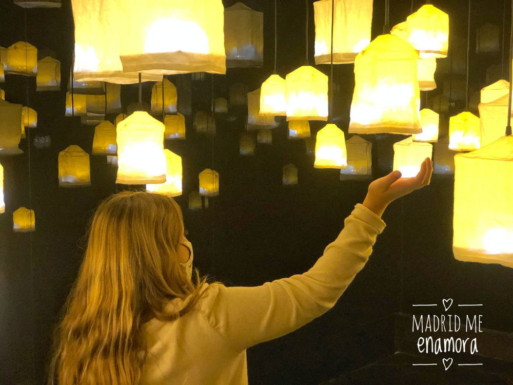 IKONO MADRID, SACA EL MÓVIL Y DISFRUTA