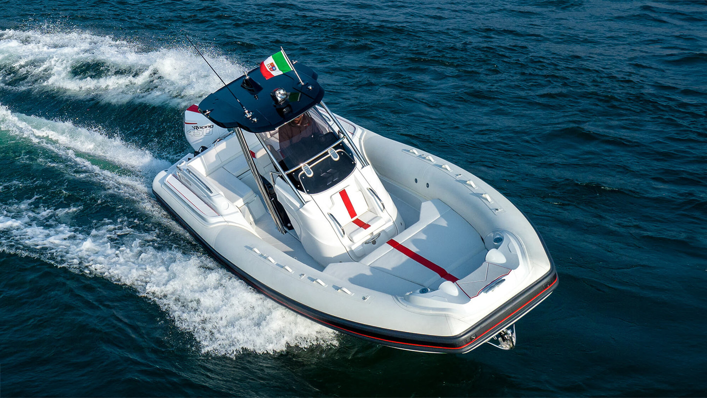 R-EVOLUTION 26 | 8 metri - Gommoni MAR.CO